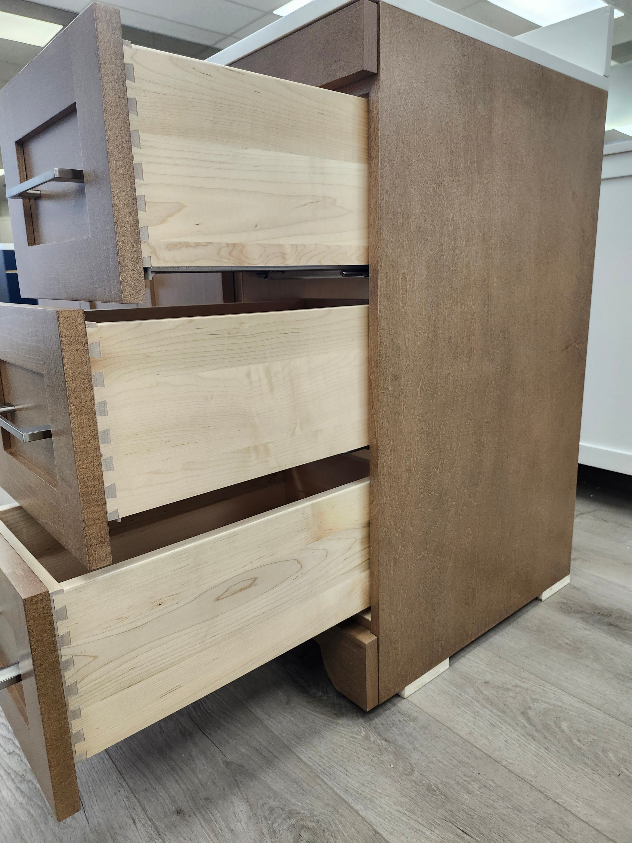 CANADIAN MAPLE 42" - Tuscon Calo Bathroom Vanity With Quartz Counterto ...